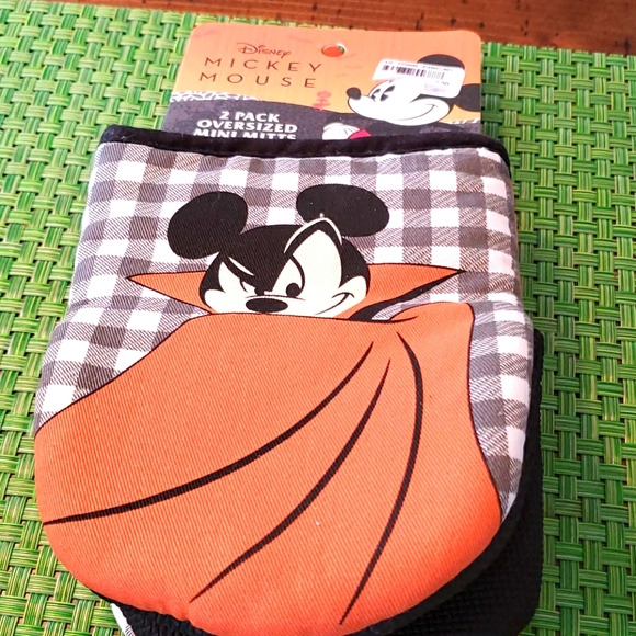 Disney | Kitchen | Disney Mickey Mouse 2 Pack Oversized Mini Mitts ...